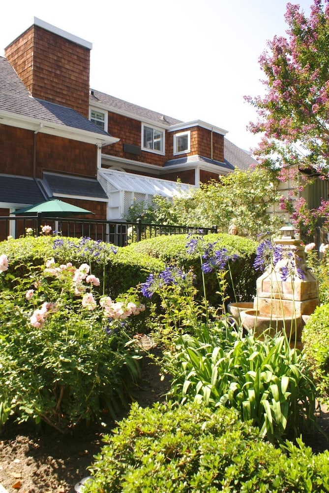 Elm House Inn in Napa | Best Rates & Deals on Orbitz