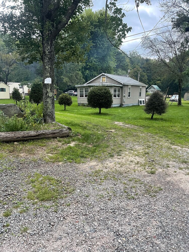 Enchanting cottage in private lake community: Deals & Reviews (Waymart ...