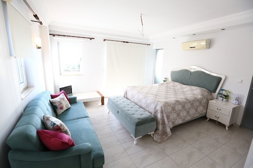 Wunderschöne Villa Mit Privatem Pool Im Angebot - Evrenseki