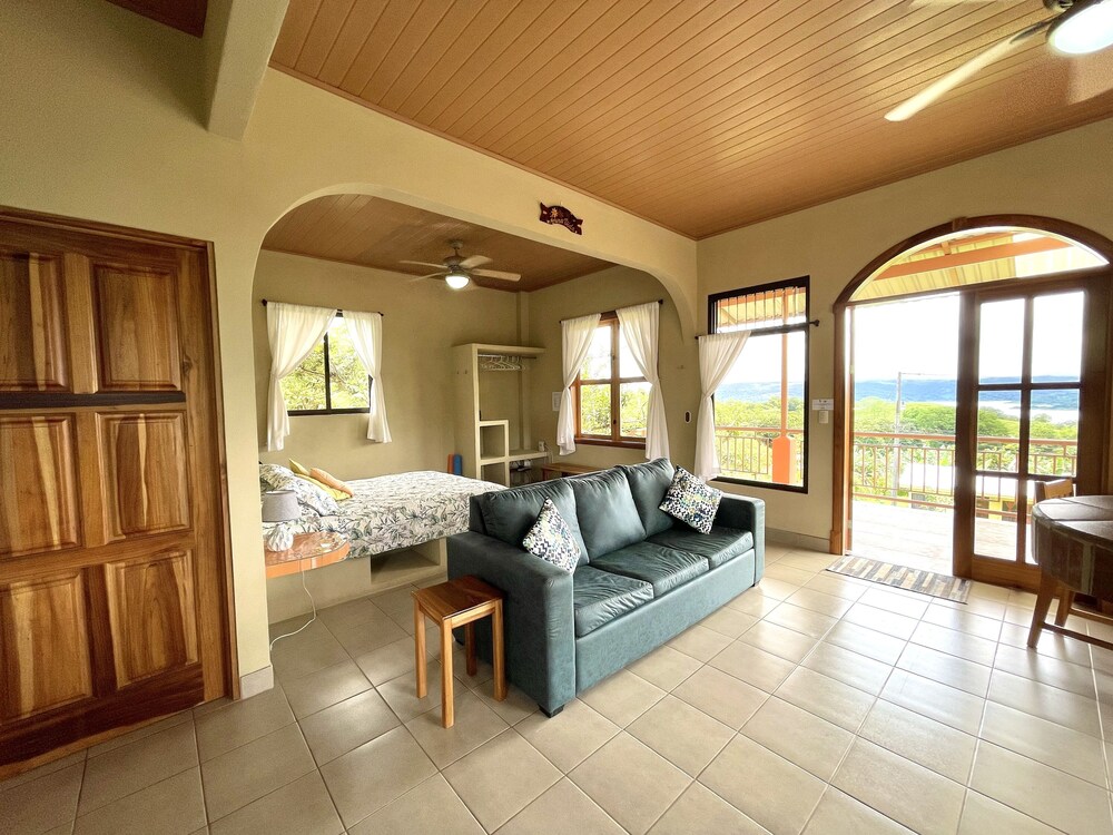 Hummingbird Suite - Spectacular Views of Arenal Volcano and Lake - El ...