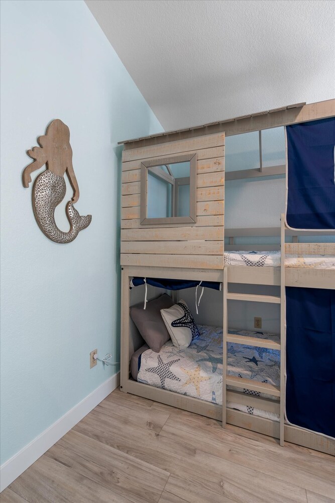 ︎All NEW Tropical Smart Home w/ Pool Grill 82"TV - Chandler | Vrbo