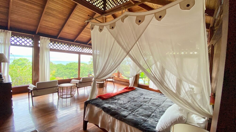 Bali Style Surfer/Family Compound-like House 5 min walk to beach ...