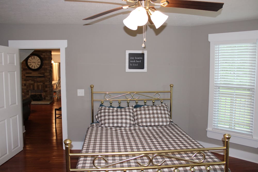 The Beehive in Bee Springs - Bee Spring | Vrbo