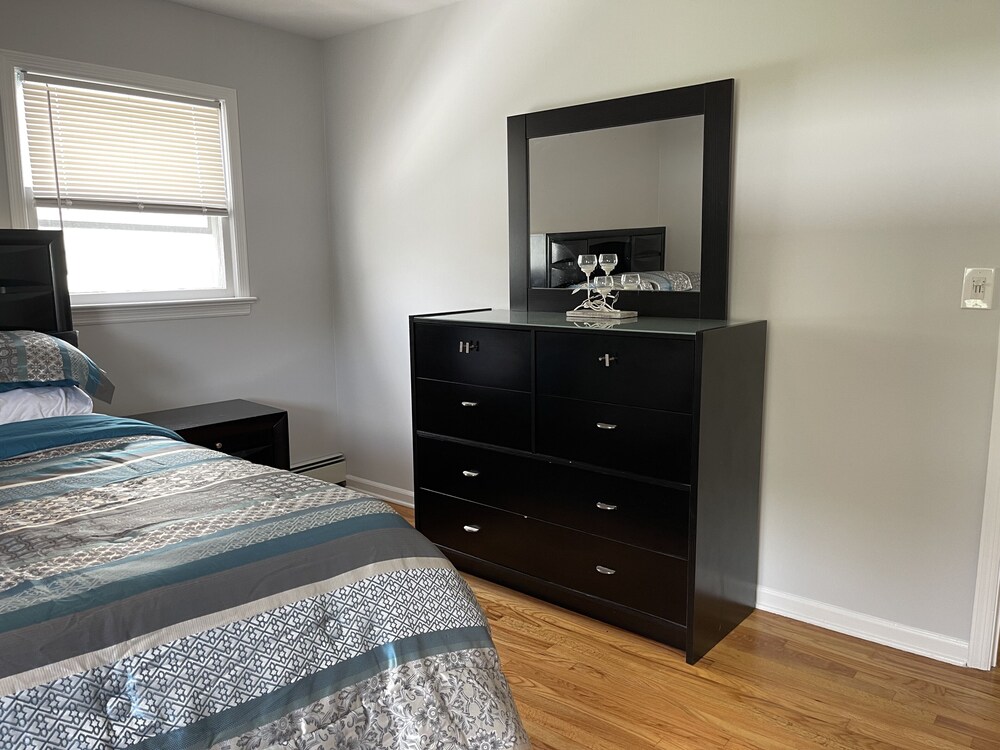 The Port Blair Residence - 2 blocks from the beach, Pool, beach badges ...