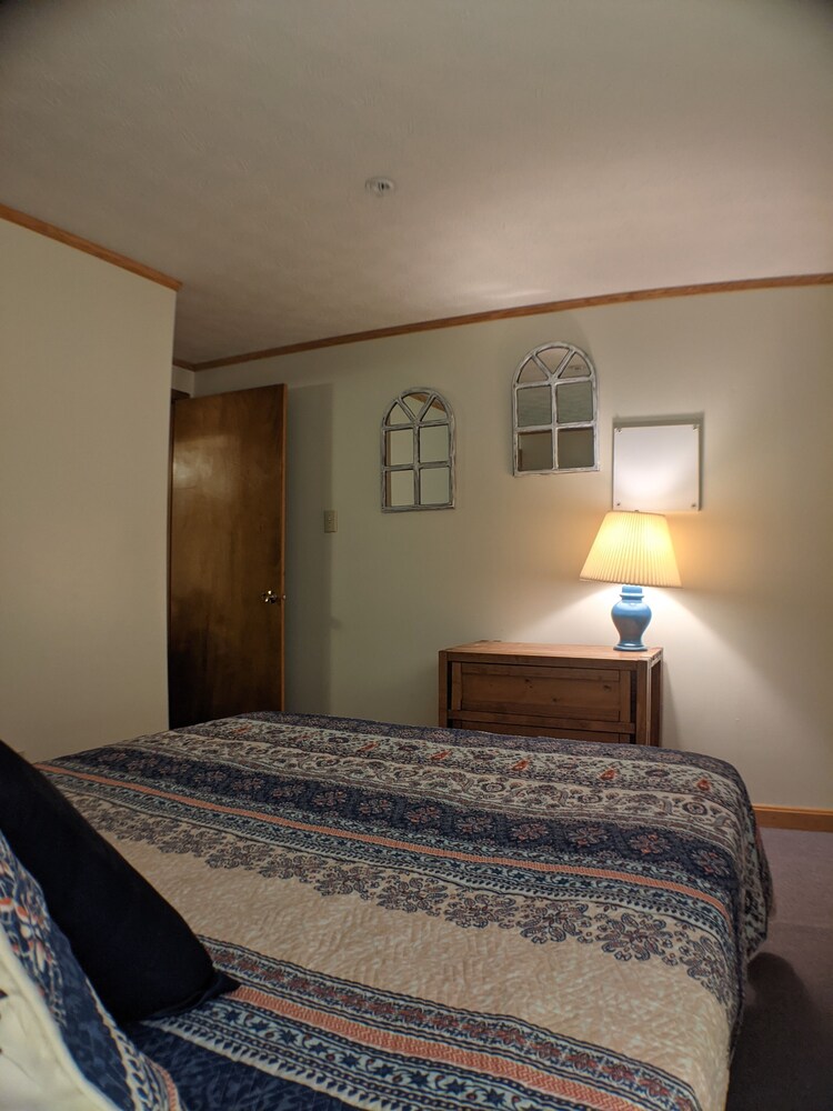 Spacious 2 Bedroom Blue Knob Ski Condo Mountain Getaway , Claysburg ...