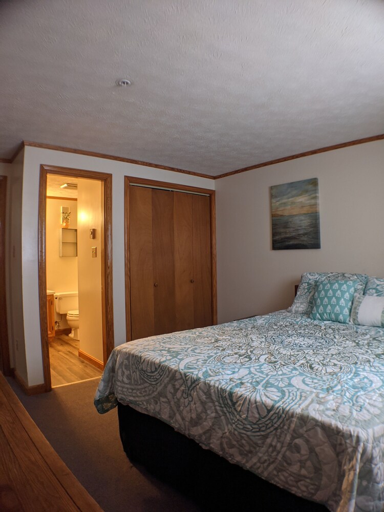 Spacious 2 Bedroom Blue Knob Ski Condo Mountain Getaway , Claysburg ...