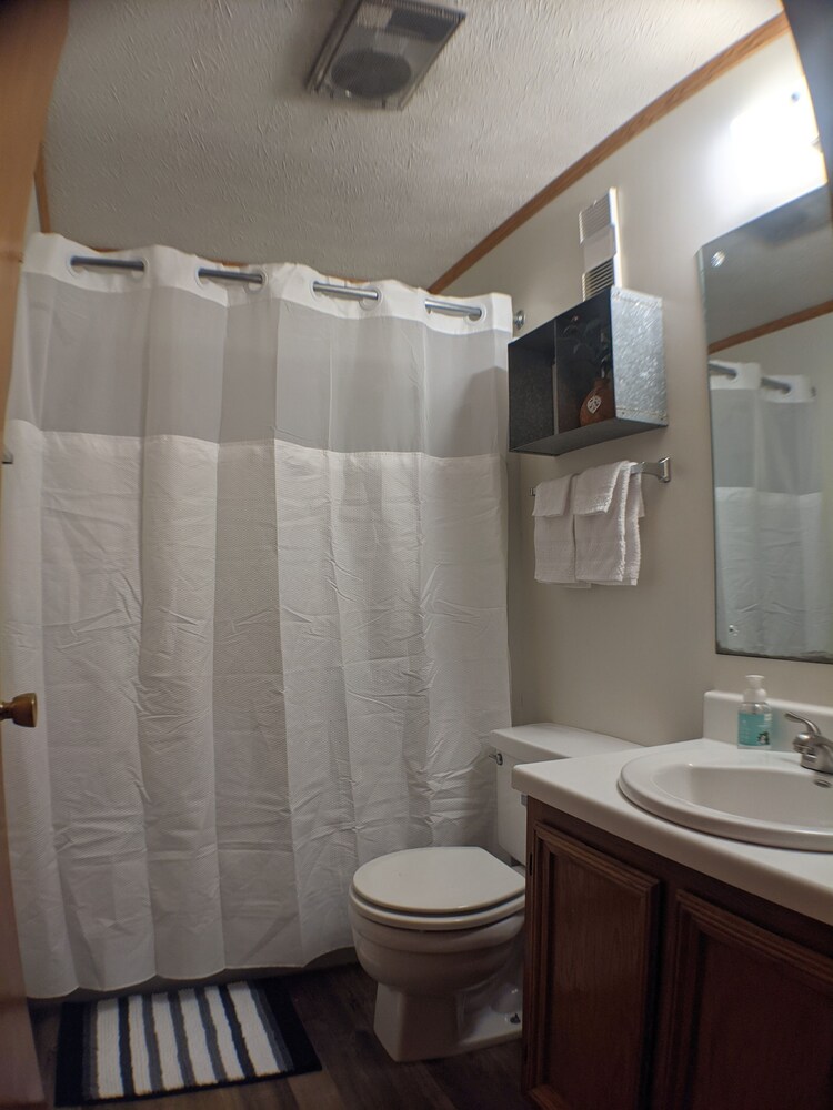 Spacious 2 Bedroom Blue Knob Ski Condo Mountain Getaway , Claysburg ...