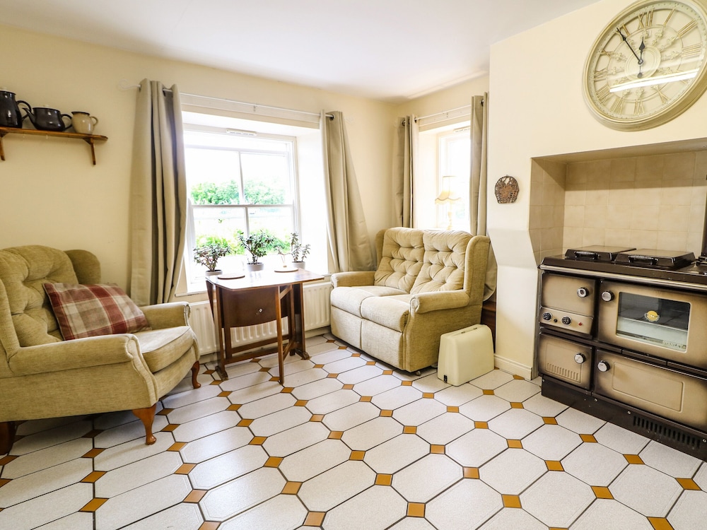 SARAH MAGEES, pet friendly in Garrison, County Fermanagh - Enniskillen ...