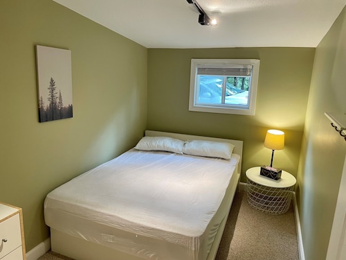 Kawartha Waterfront Cottage Rental - Lindsay