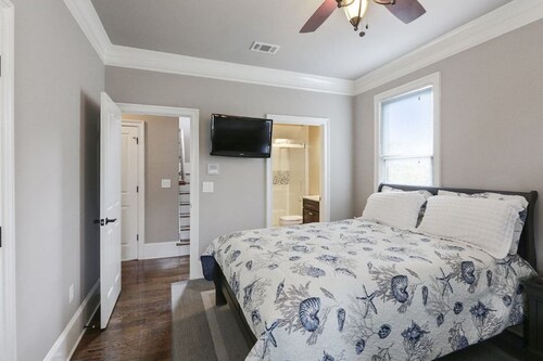 Old Fourth Ward Castle With Rooftop Views - Atlanta, GA