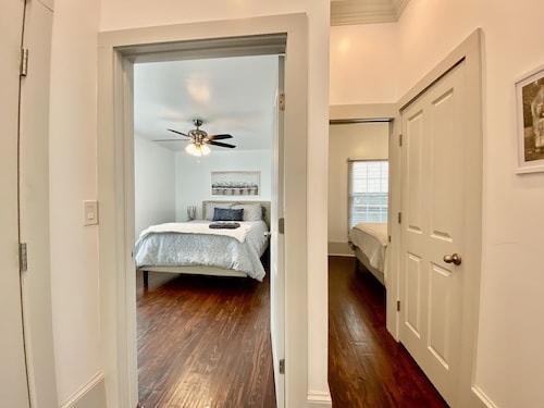 Mid-city Retreat | 10 Mins To Bourbon Street - Metairie, LA