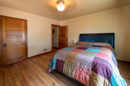 Updated Summer And Fall Rates!!!! - Laughing Cat, Palisade