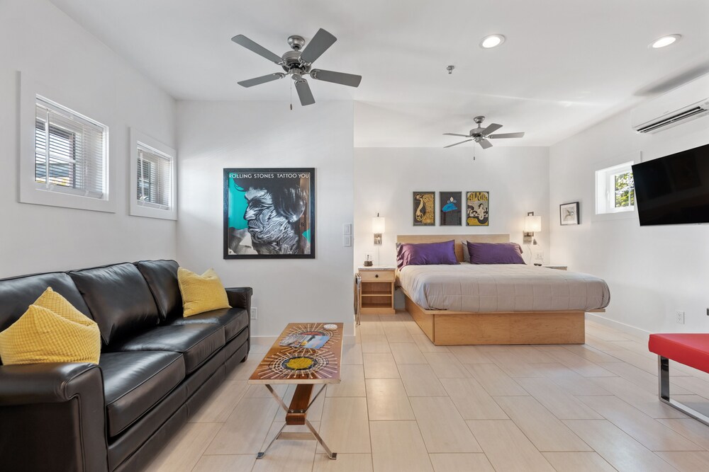 Boutique Hotel Folly Room 5: King Deluxe Studio - cozy porch views of ...