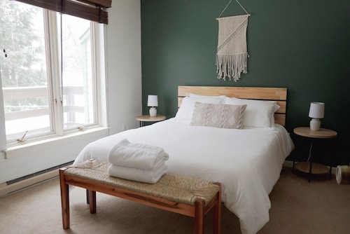 A Cozy Townhouse In The Northern Catskills - Windham, NY
