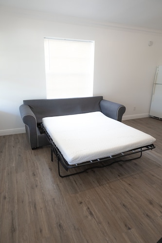 Quiet Country Apartment Near Major Attractions - Temple Terrace