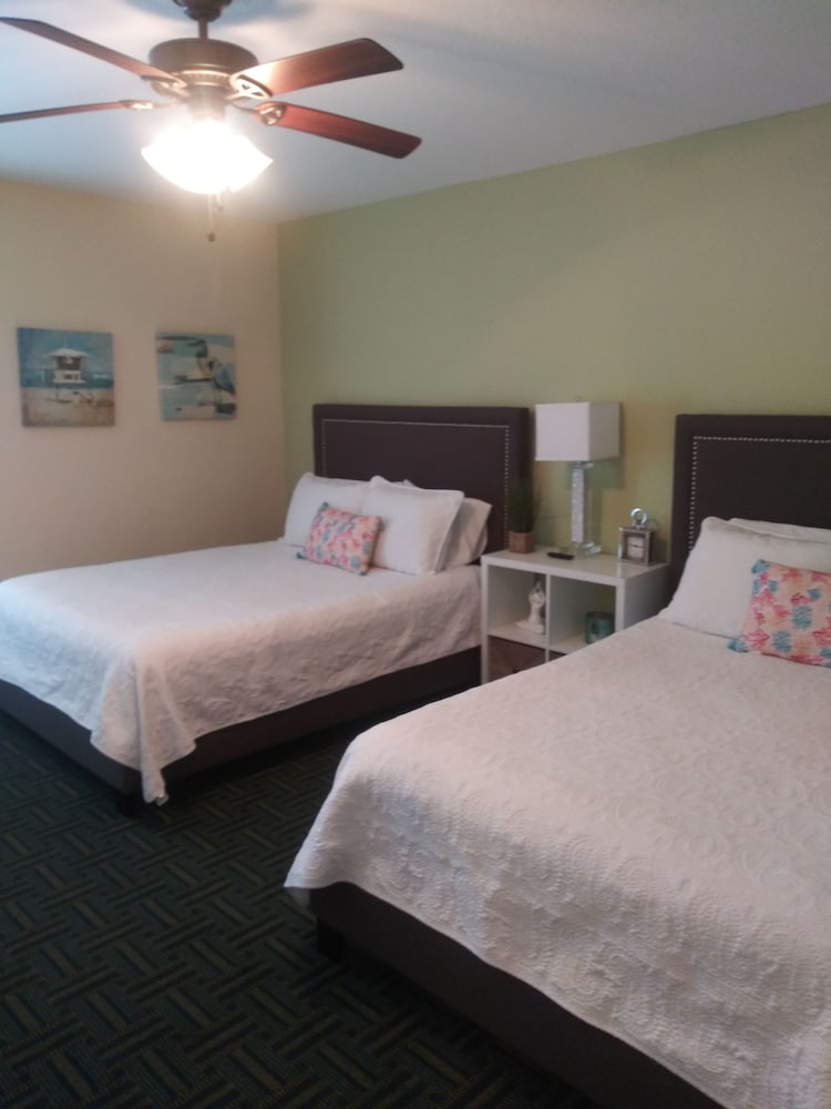 Lulu's NEW WATERFRONT RARE 2 BAL 2 BD, 2 BA, SLEEPS 8-4 DAILY WATER ...