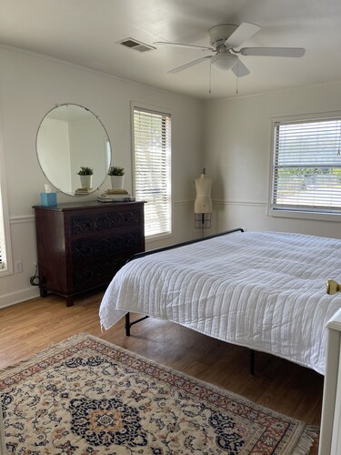Cozy, Bright Suite W/ King Bed - Travelers Rest, SC