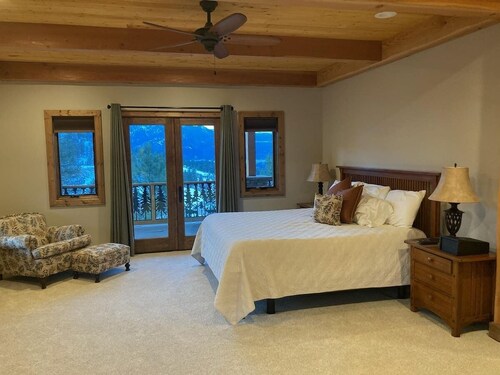 Bearly Heaven Whole House - Garden Valley, ID