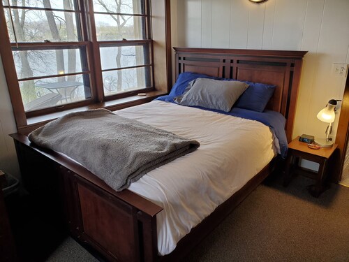 Large Private 1 Br Lakeside Apartment In 4br Home On 1 Acre - Wayzata, MN