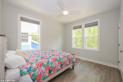 Beachwalk Resort Stunning 4-bed + Loft - Sleeps 18 - Indiana
