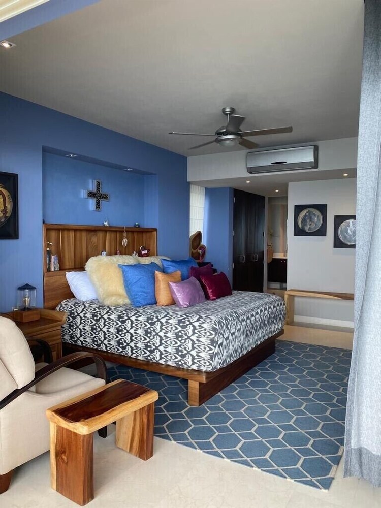 Luxury Condo on a private and beautiful swimmable Beach, Hight cleaning ...