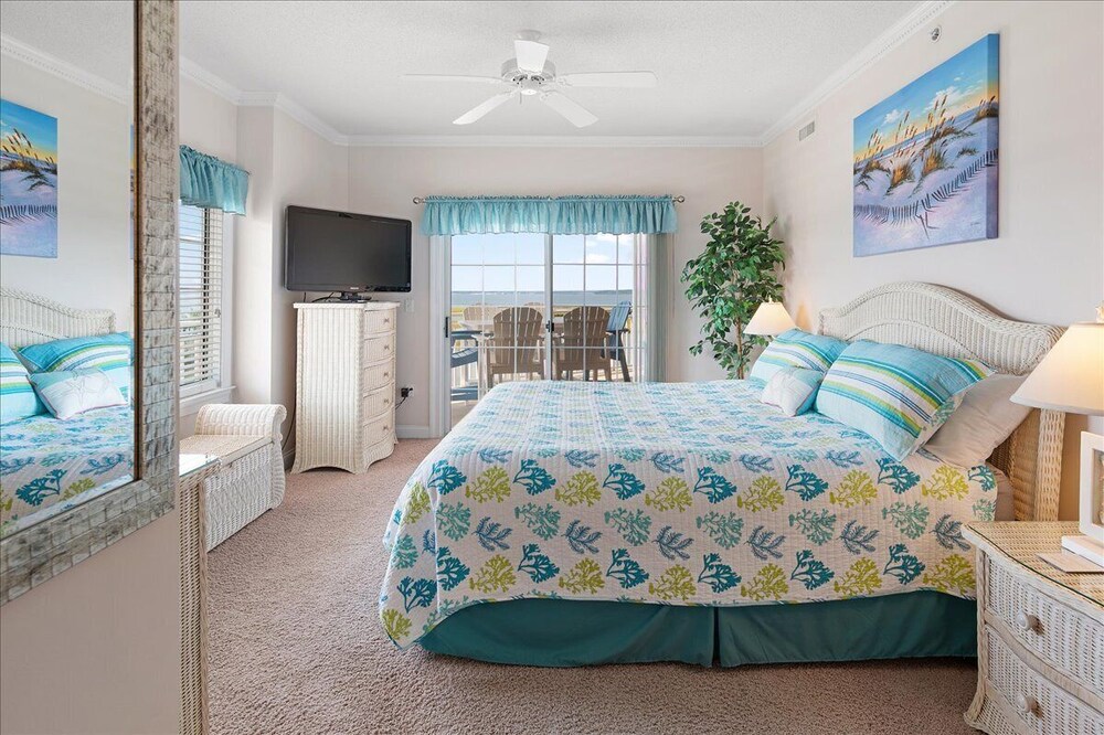 Bayfront 3 bed condo with pool, walk to beach! - Ocean City | Vrbo