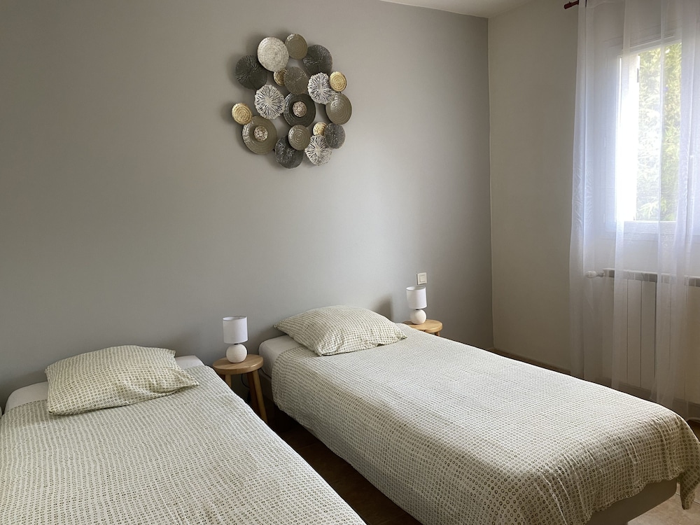 Charming villa 5 minutes from the first beaches - Six-Fours-les-Plages ...