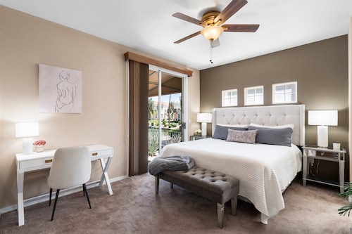Luxurious Condo On Golf Course With Peaceful Patio - Mesa, AZ