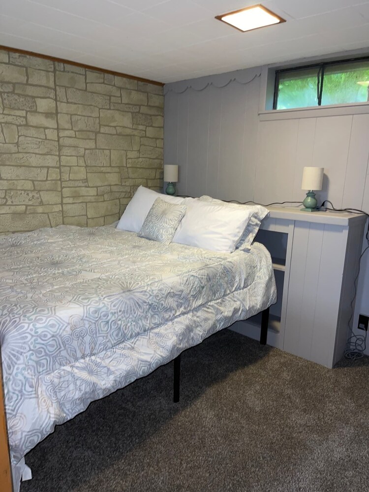 Entire ranch home centrally located in Bettendorf, near bike path and ...