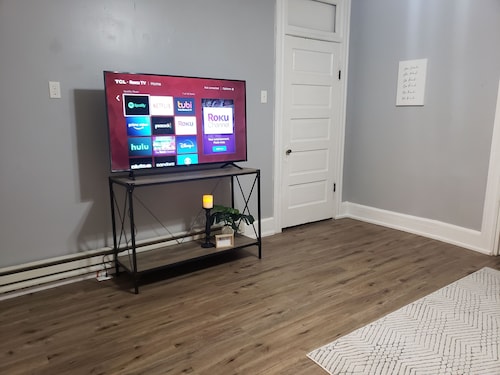 Huge 2 Bedroom Central Located Wi-fi Ac - Quincy, IL