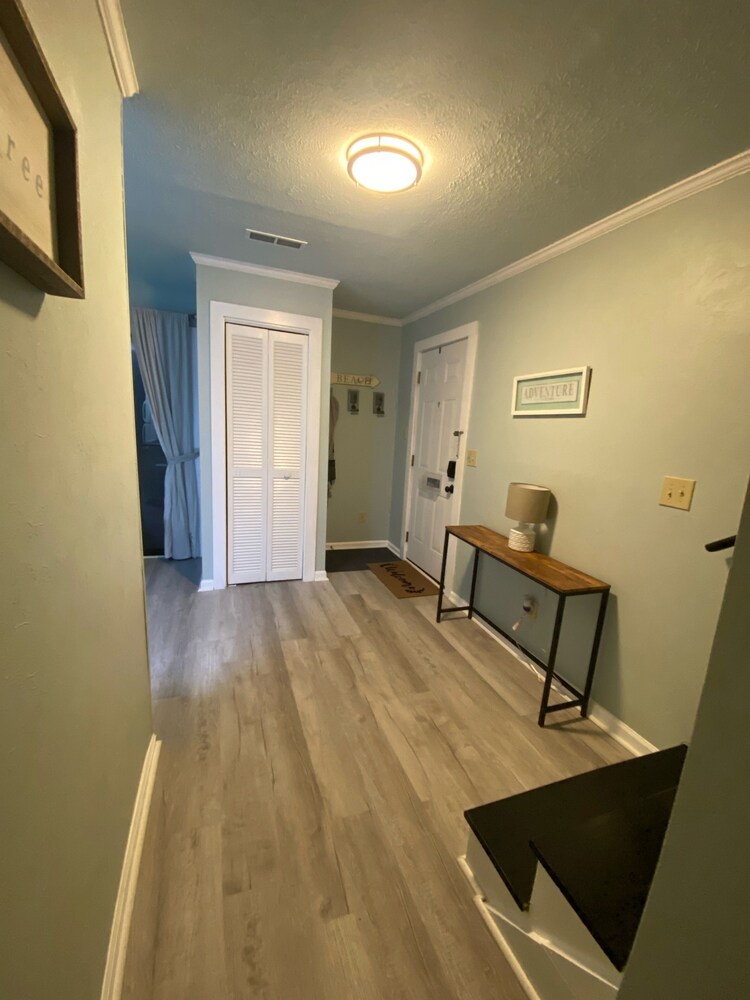 2-Story 1300 sqft Condo w/4 Balconies, 2bedrooms, 2.5baths, 1/2 block ...