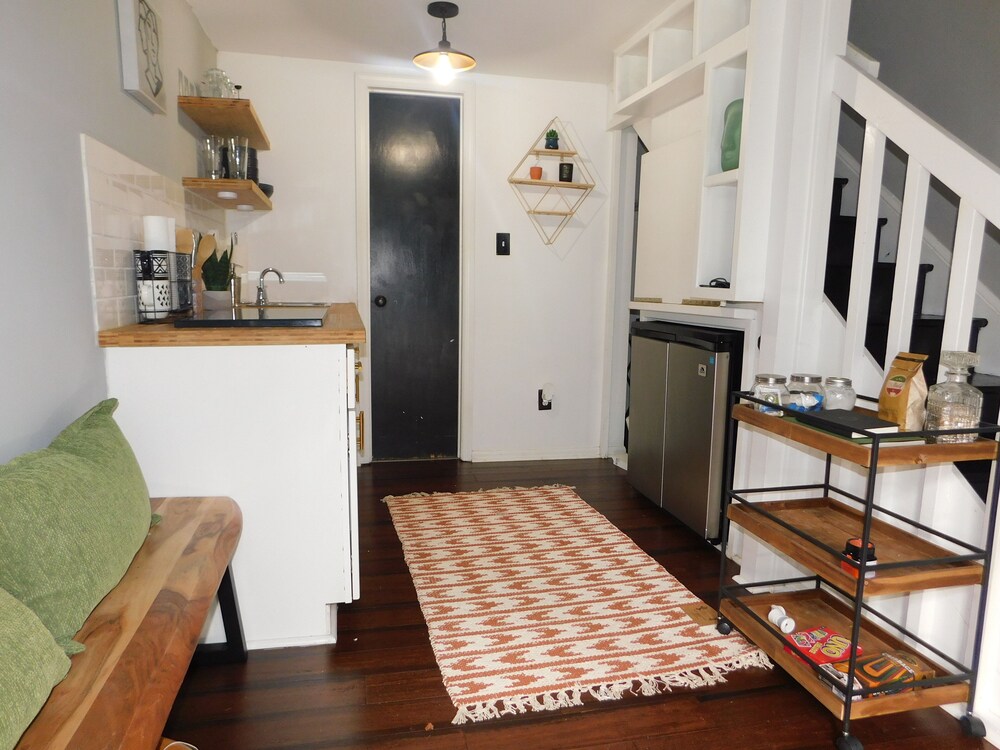 Tiny loft in heart of downtown Raleigh, Raleigh: Room Prices & Reviews ...
