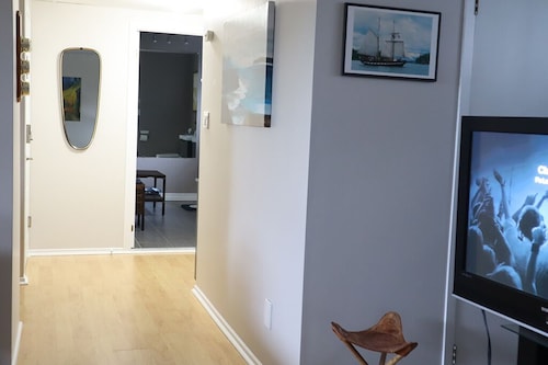 Relaxful Trendy Suite W/fireplace -