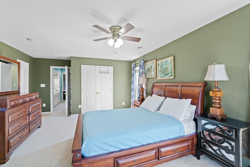 Manor House - Gainesville, VA