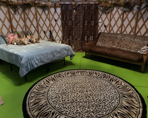 Glamping Yurt&rv Gaming Room Pool/hotub/court
More - Illinois