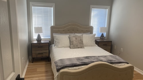 Beautiful And Spotless 4 Bedroom House With Hottub - Collingwood