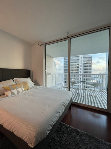 1b/1b Ocean View Ph (6 Pp, Modern/chic, Free Pkng) - Miami, FL