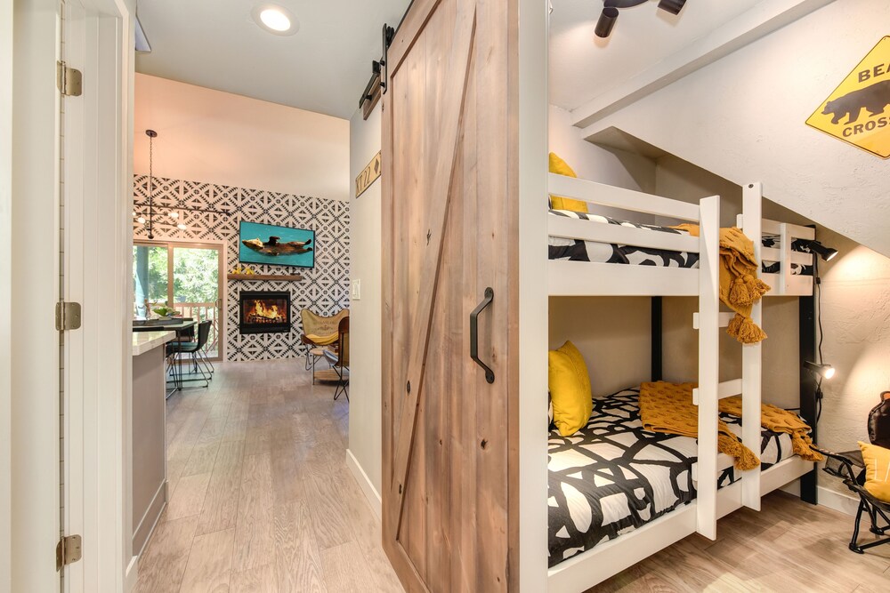 Lazy Bear YELLOW 5min From Kings Beach & Northstar Pool Spa Game Room ...