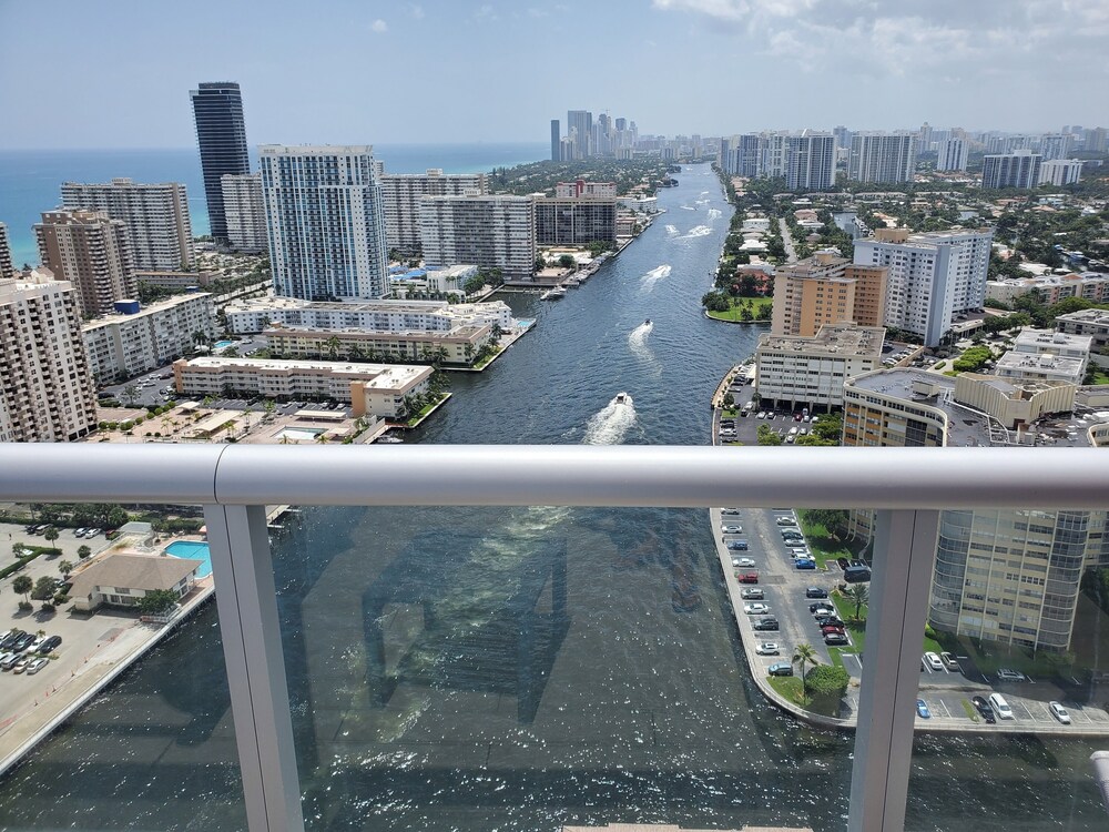 Beautiful studio ocean and intercoastal view, Fort Lauderdale: $99 Room ...