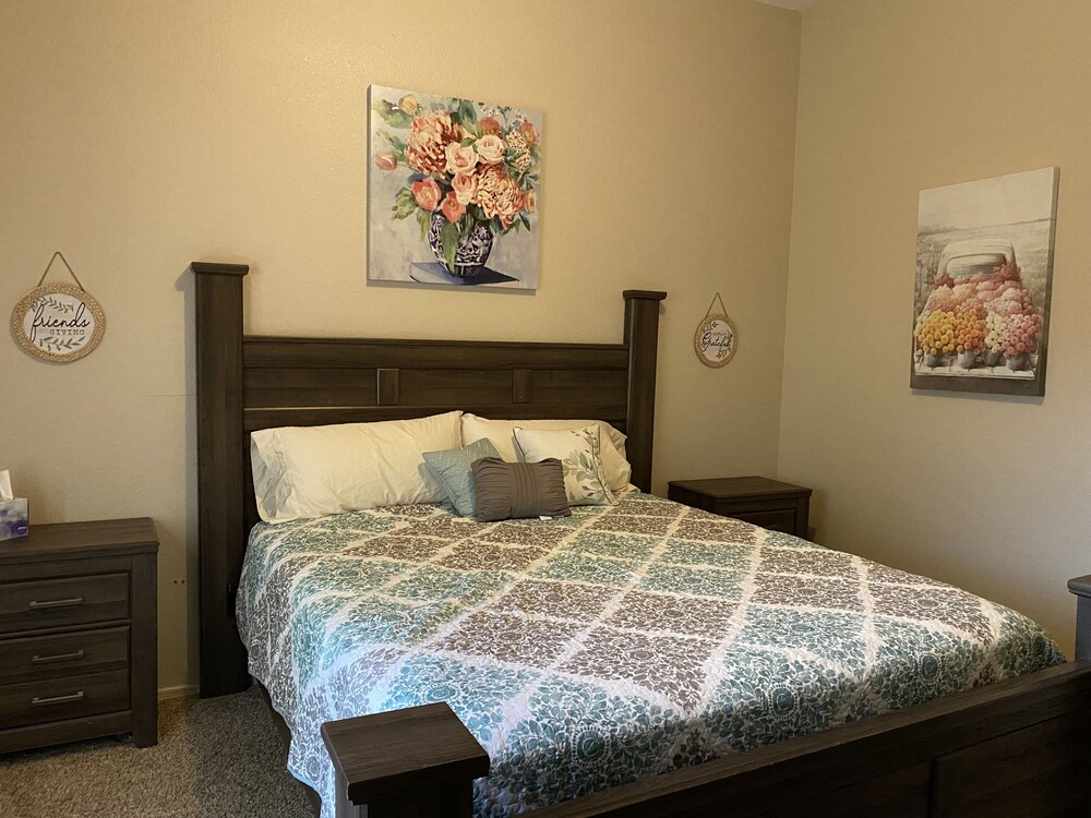 Stunning Home close to EVERYTHING!!! - Phoenix | Vrbo