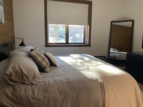 Mont Tremblant Condo-2br 2ba
8min Walk To Village - Mont-Tremblant