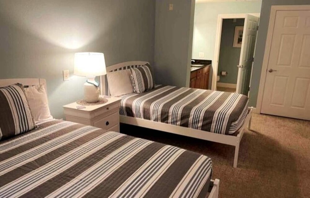The Sunshine Retreat-Spacious 3 bed/3 bath Condo - Four Corners | Vrbo