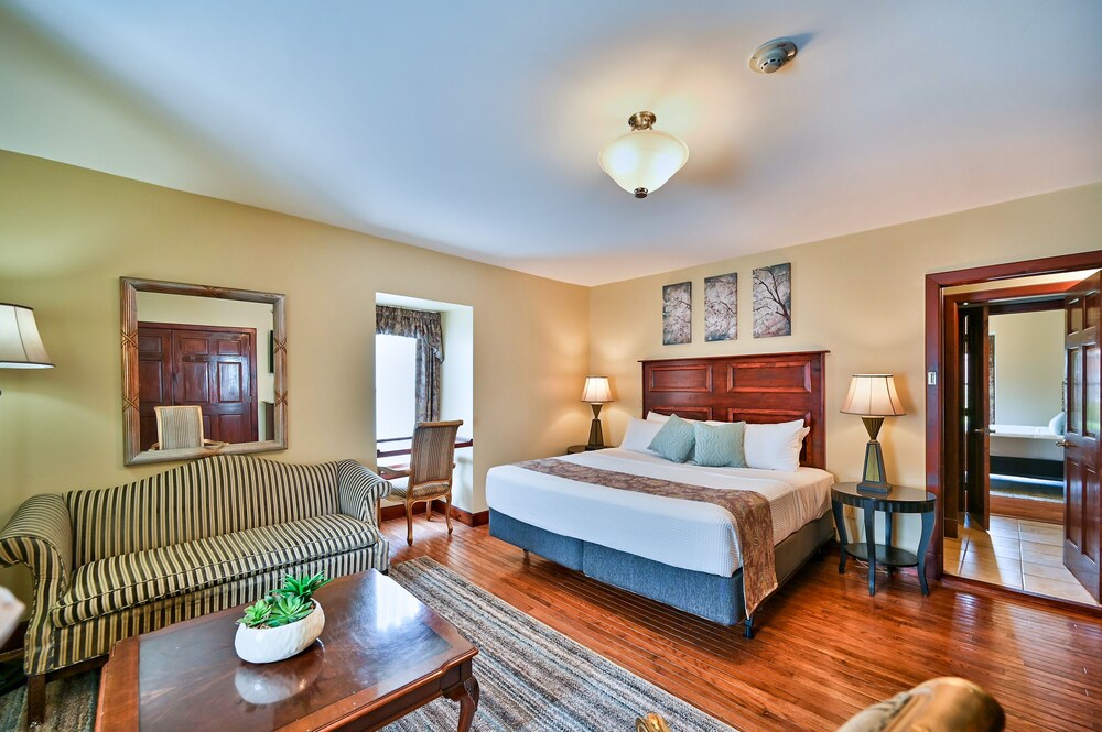 Tom Quick Inn in Milford | Best Rates & Deals on Orbitz