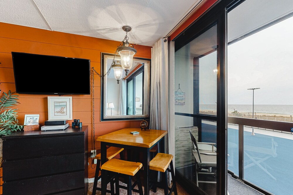 Convenient studio right on the beach with pools & W/D - Ocean City | Vrbo