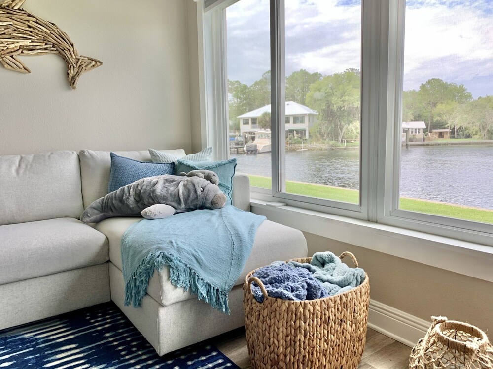 Waterfront 1st floor 2/2 condo with a view of Hunter Springs, Crystal ...