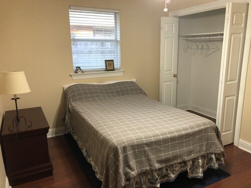 Spacious Kenner Home- 15 Minutes To Nola, King Bed - Kenner, LA