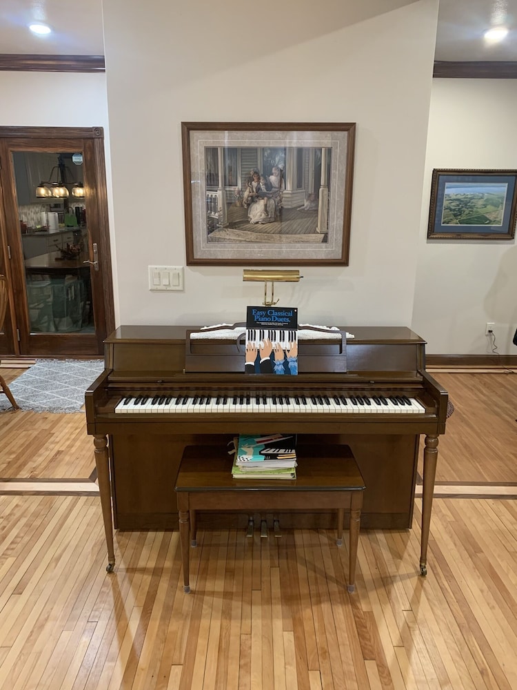 1916 renovated 8 bedroom, family-friendly home with great views Reviews ...