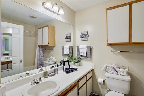 *Cozy ~Hide ~Away* Comfort, Clean & Convenient - Jackson, MS