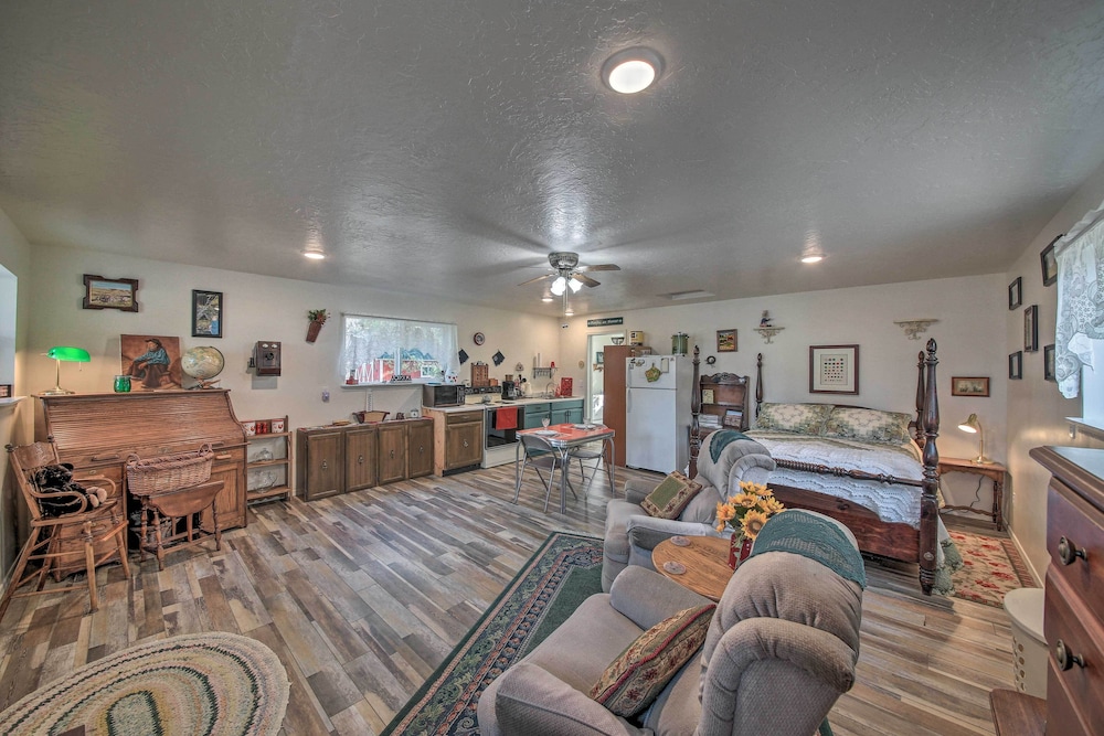 Pet-Friendly Libby Cottage w/ Mountain Views! - Lincoln County | Vrbo