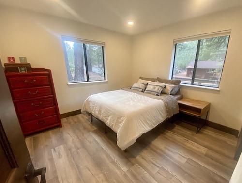Playful & Romantic, Brand New Kitchen, Pool Table - Truckee, CA